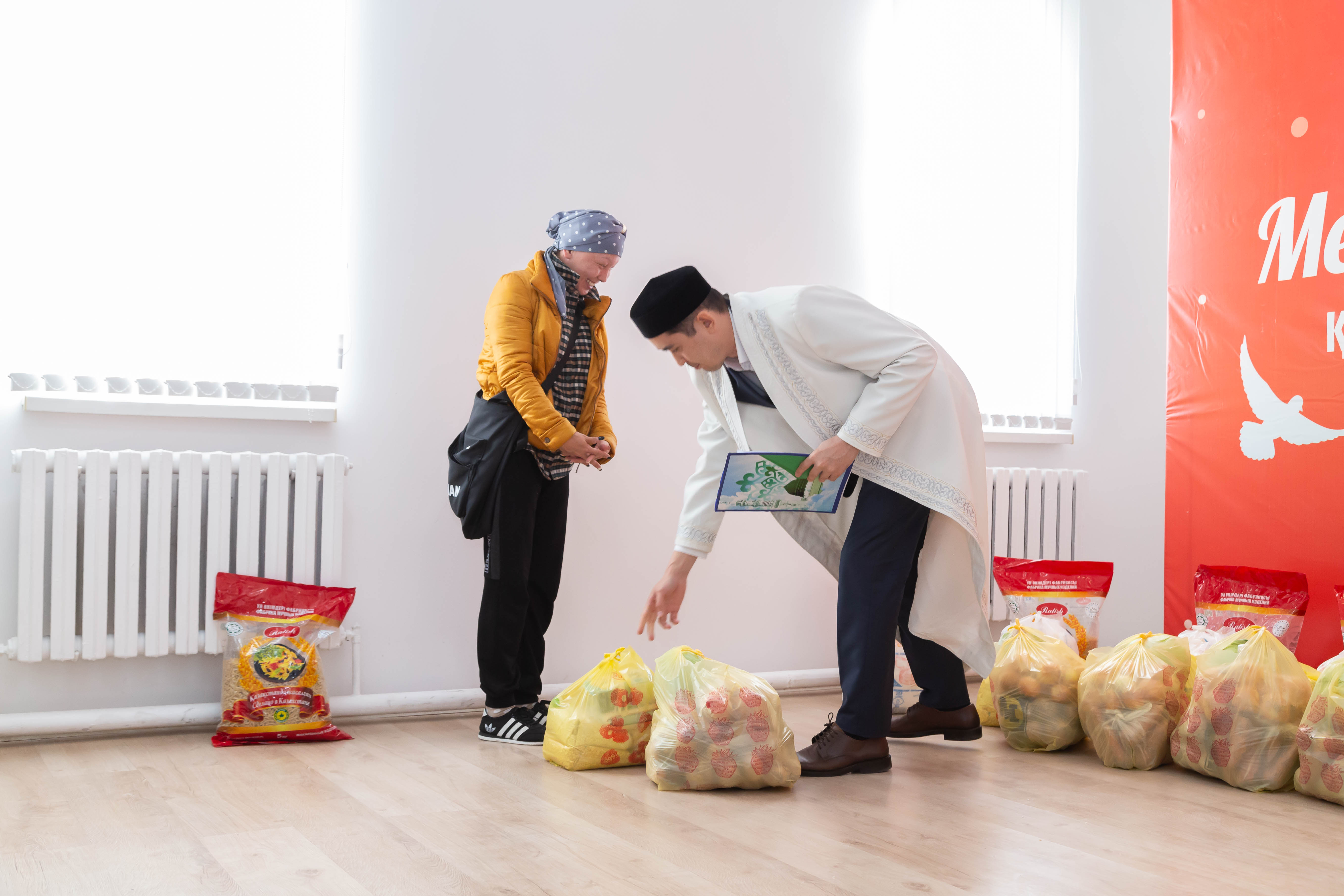 «Әл-Фараби» мешіті қайырымдылық шарасын өткізді (фото) - Ummet.kz- Үмметпен бірге!